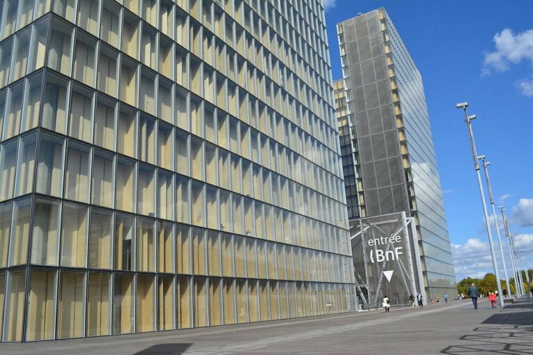 National Library in Paris - Bibliothèque François Mitterrand - Paris ...